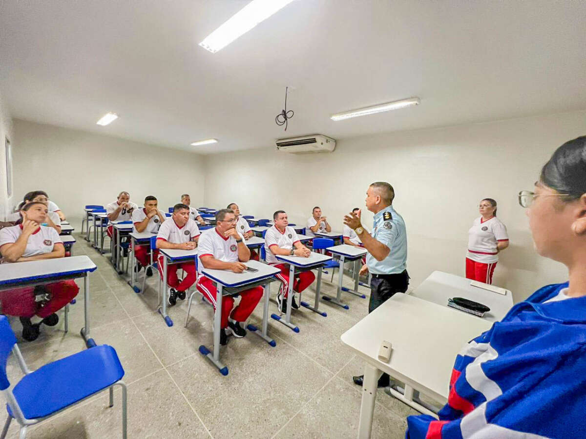 Corpo de Alunos do CMCB visita o CPMGEF - Colégio Militar do Corpo de ...